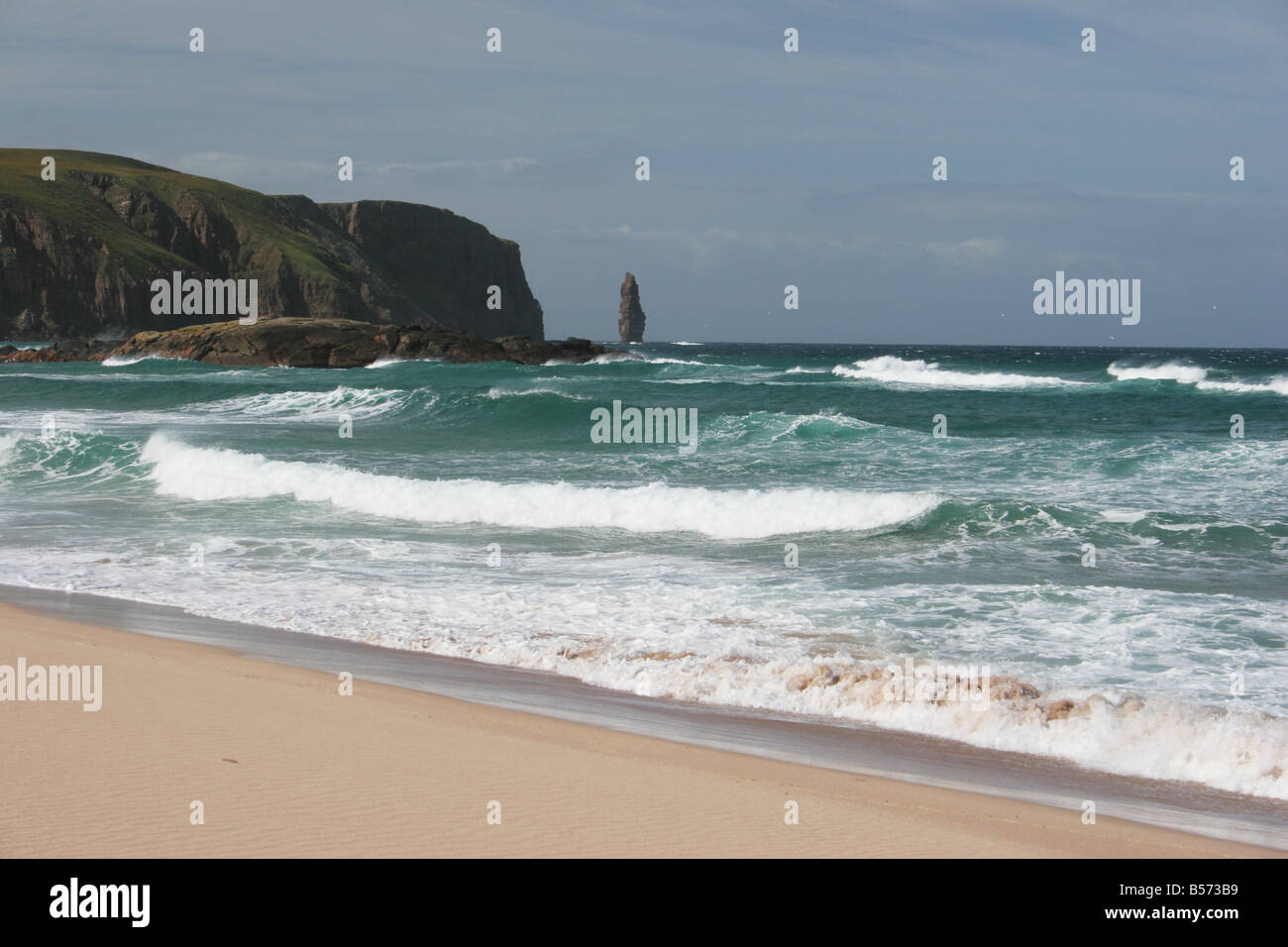 Sandwood bay surf hi-res stock photography and images - Alamy