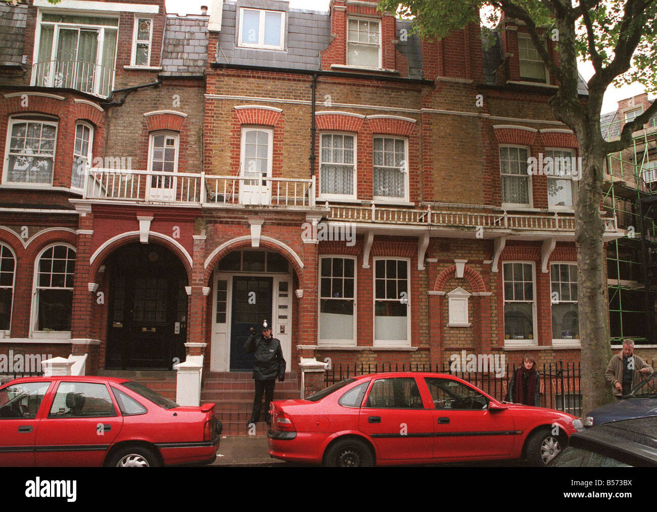 Jill Dando murder suspect s home being searched May 2000 Mirrorpix ...