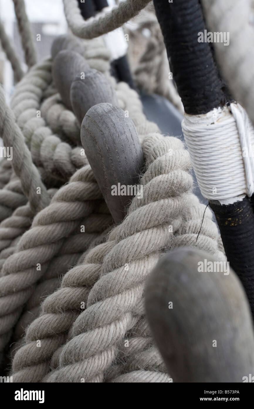 Sailing ship rope lines Stock Photo - Alamy