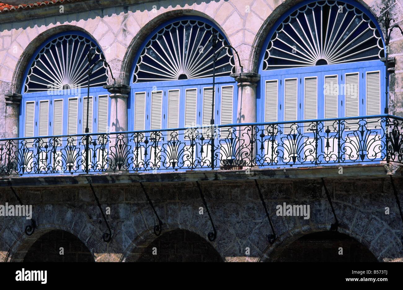 Havana cuba stained glass windows hi-res stock photography and images ...