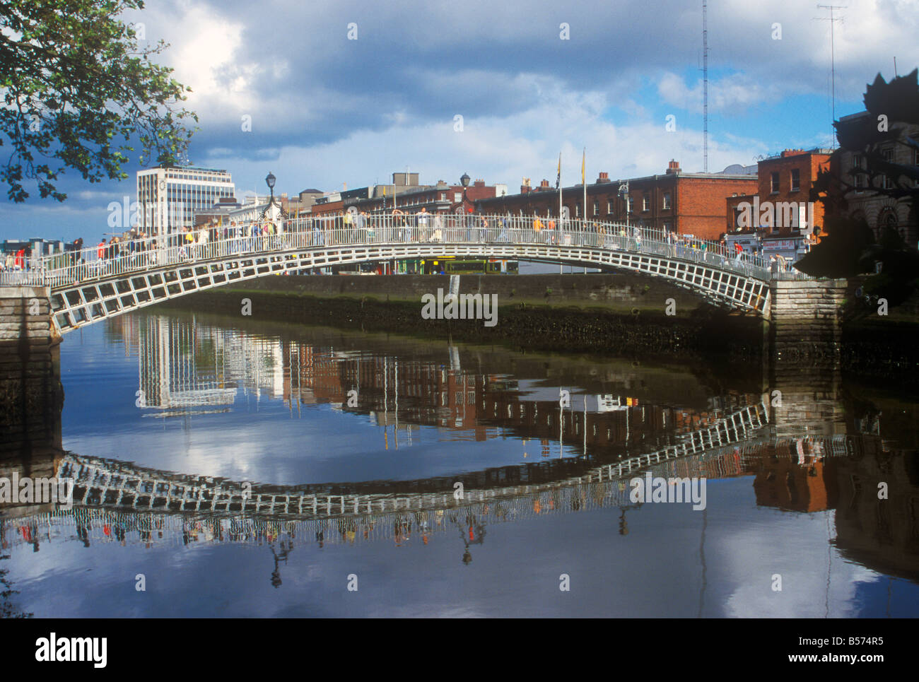 Halfpenny Bridge in Dublin Stock Photo - Alamy