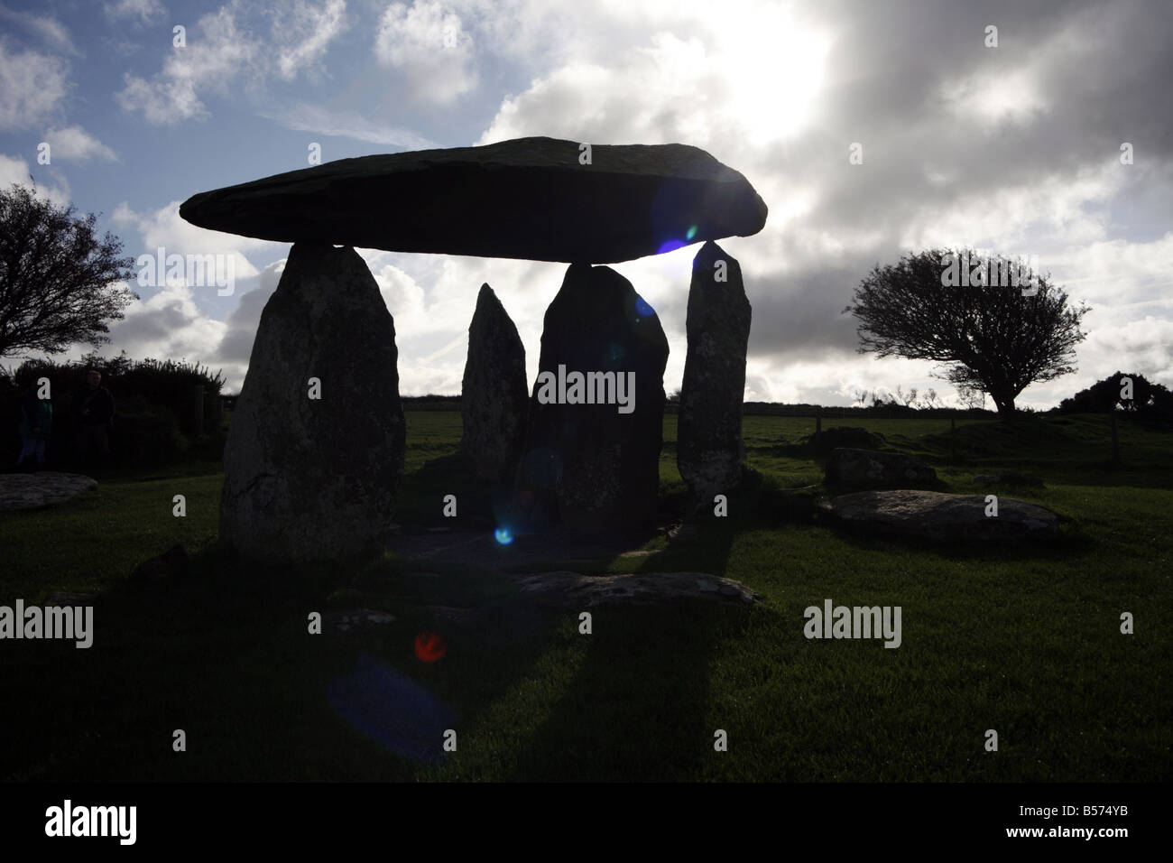 Pentre Ifan Bronze-Age megalithic burial chamber megalith Stock Photo ...