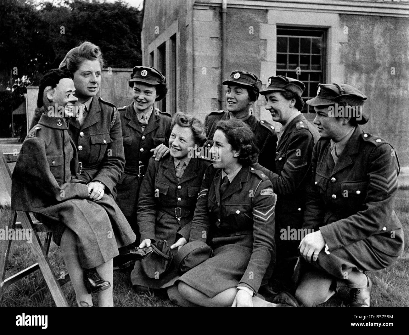 World war II women: Jimmie and Marjorie give a ventriloquist show at a ...