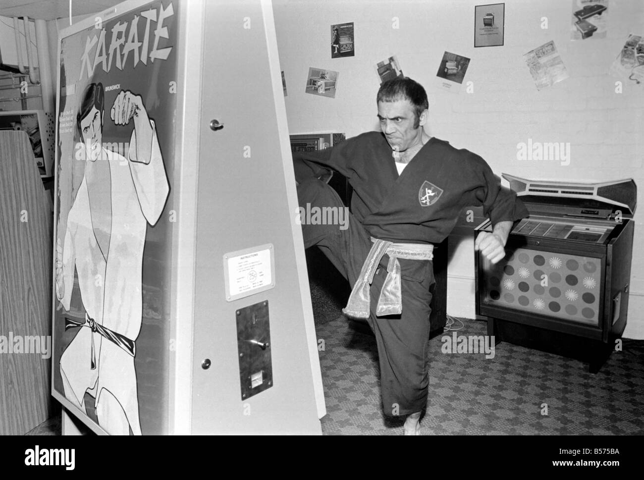 Karate Machine: Man/Machine/Unusual/Humour: Kung Fu man Baron Omidi ...