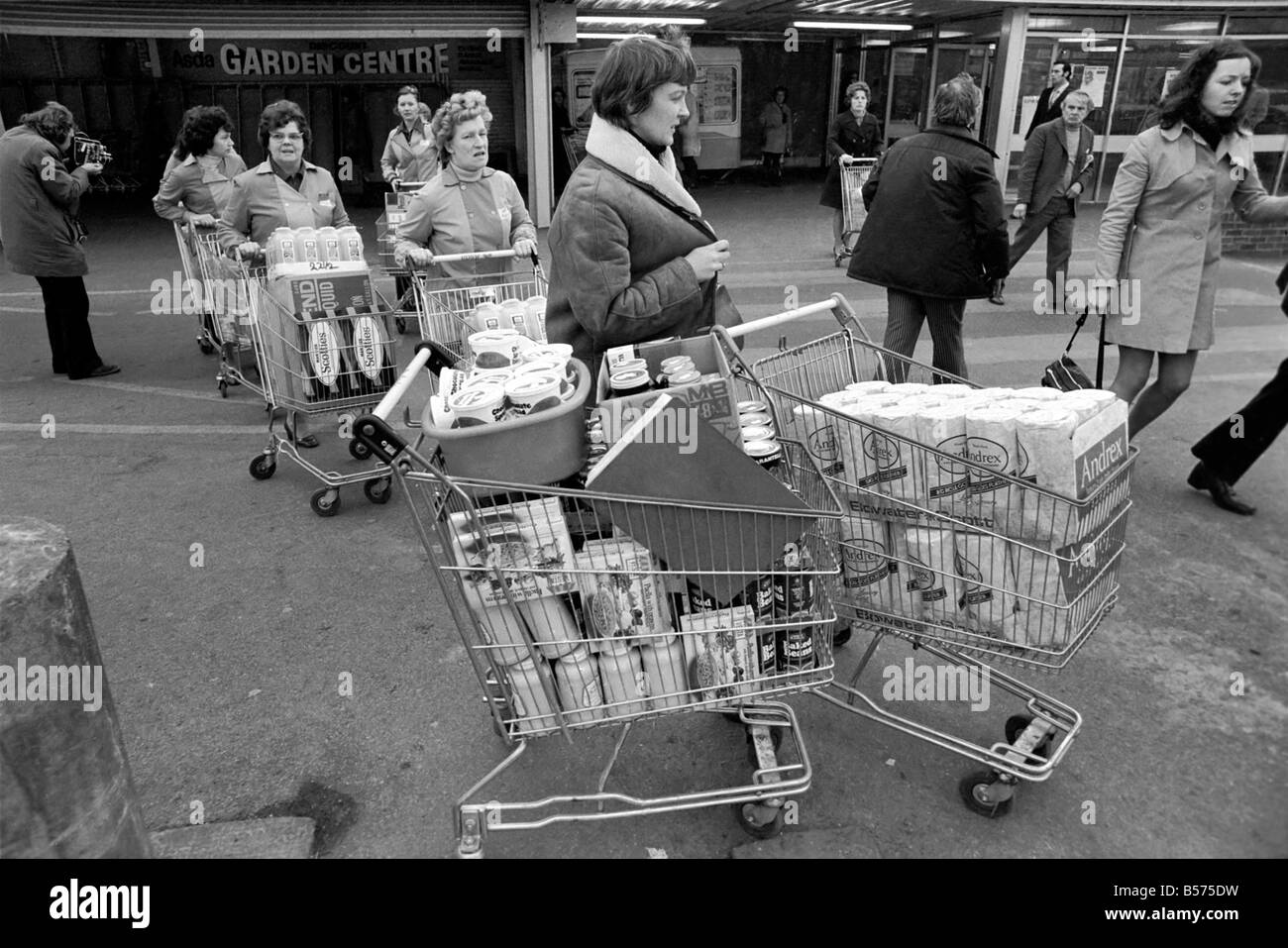 Mr. and Mrs. Dallas. Buy a year provisions. Shopping/Unusual. February ...