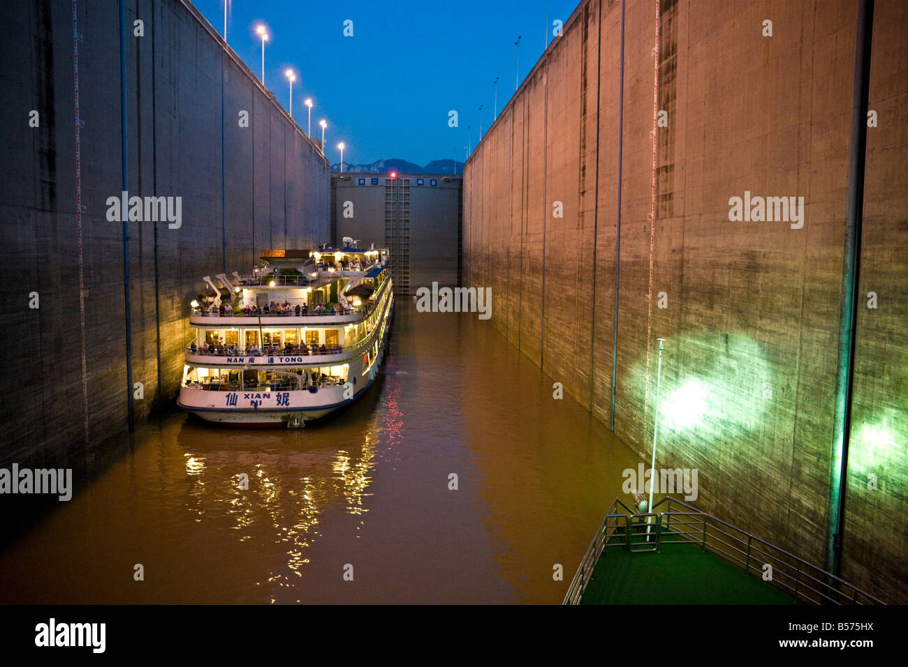 Three Gorges Sanxia Dam High Resolution Stock Photography and Images ...
