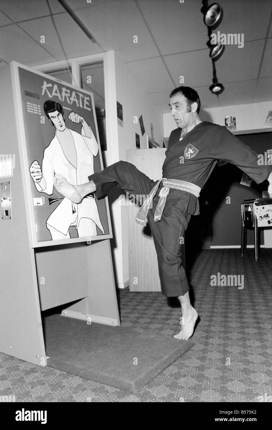 Karate Machine: Man/Machine/Unusual/Humour: Kung Fu man Baron Omidi ...