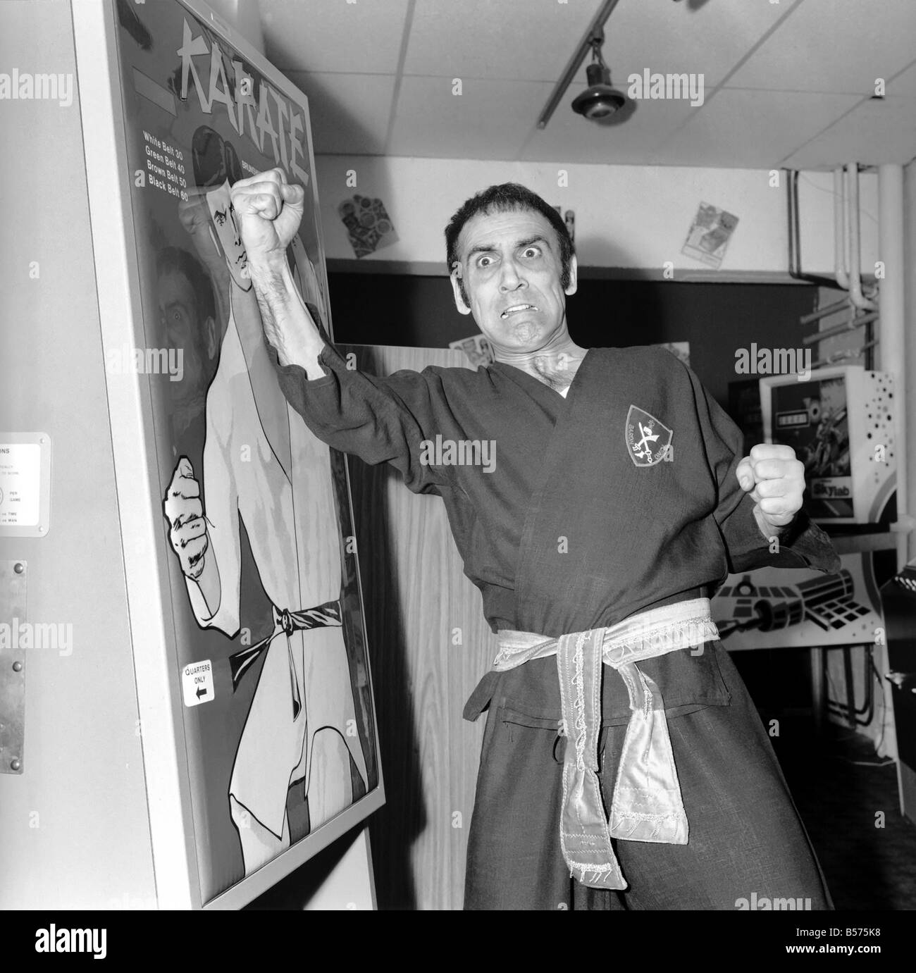 Karate Machine: Man/Machine/Unusual/Humour: Kung Fu man Baron Omidi ...