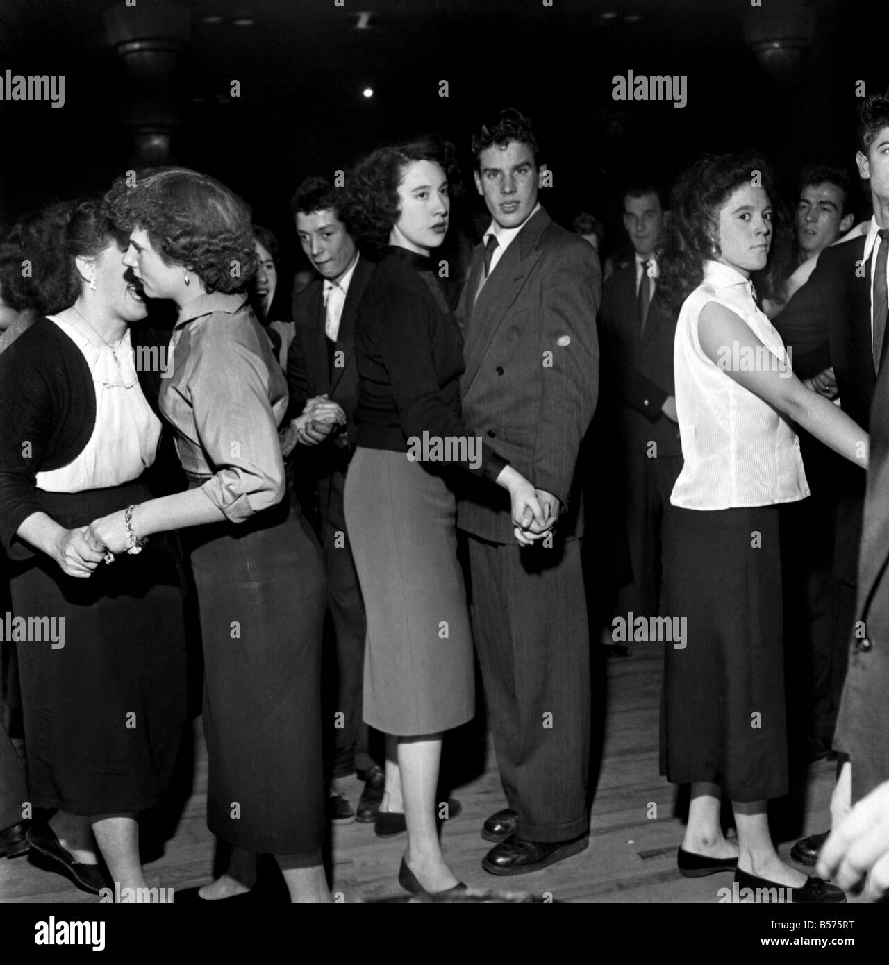 Young couples perform the new dance craze "The Creep" at the Royal ...