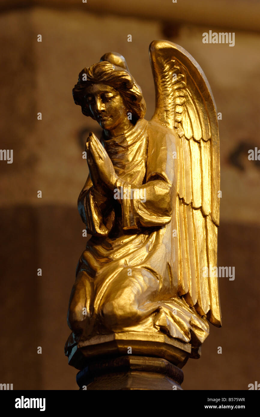 The gold Angel on the St Crux Altar, All Saints' Pavement, York ...