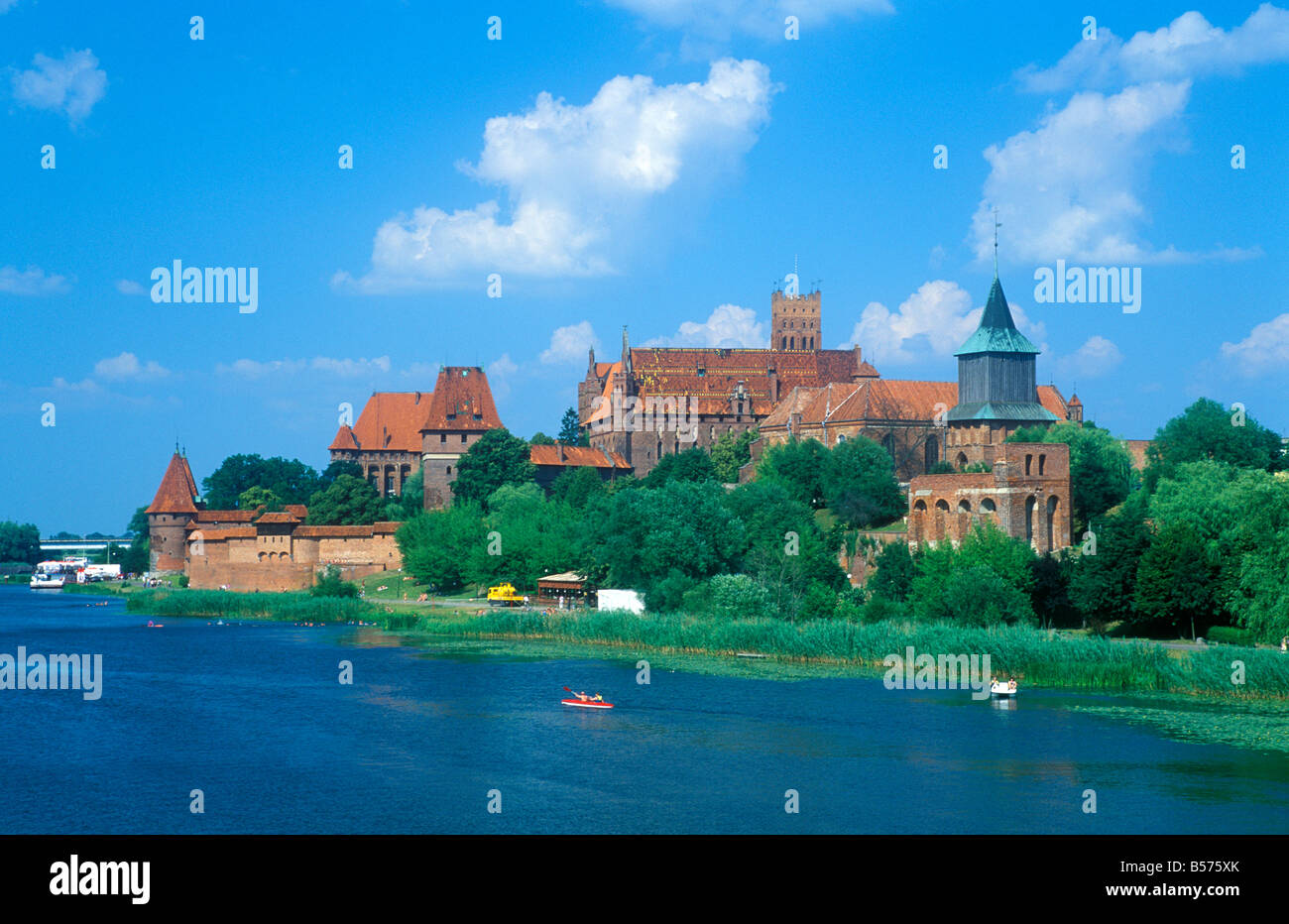 Malbork Castle beside River Nogat, Poland Stock Photo - Alamy