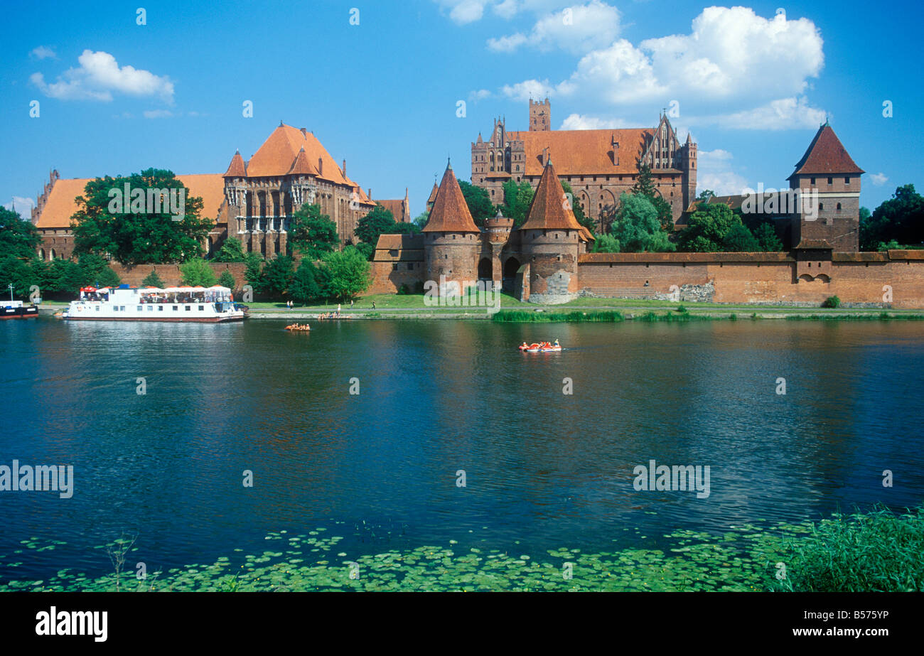 Malbork Castle beside River Nogat, Poland Stock Photo - Alamy