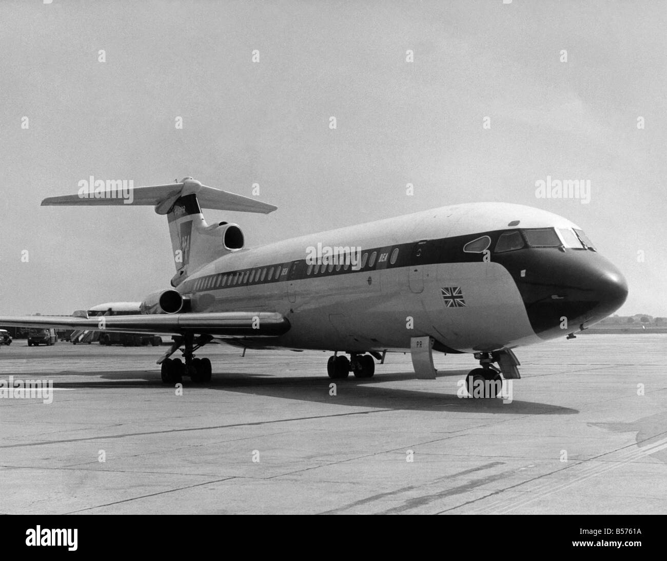 B.E.A. 'Trident' Makes first ever 'No Hands' landing. P003964 Stock ...
