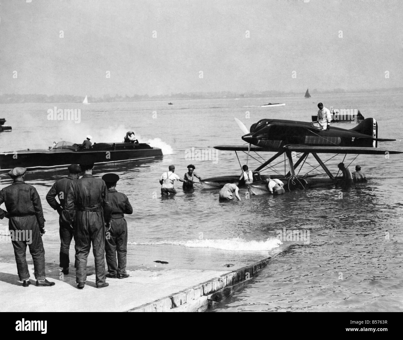 Flying boats hi-res stock photography and images - Alamy