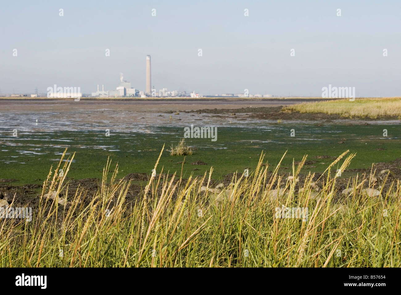 Kingsnorth power station hi-res stock photography and images - Alamy