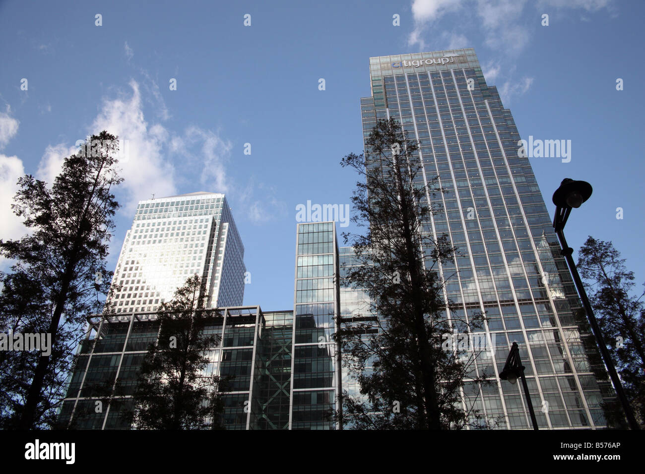 Citigroup building (R) and other office towers in Canary Wharf London ...