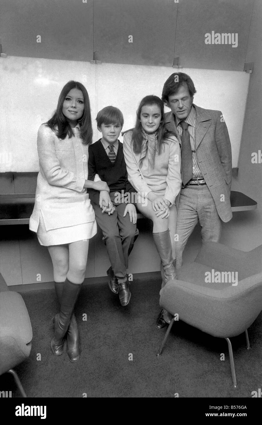 Diana Rigg and Robert Culp with the two children Zuleika Robson and ...