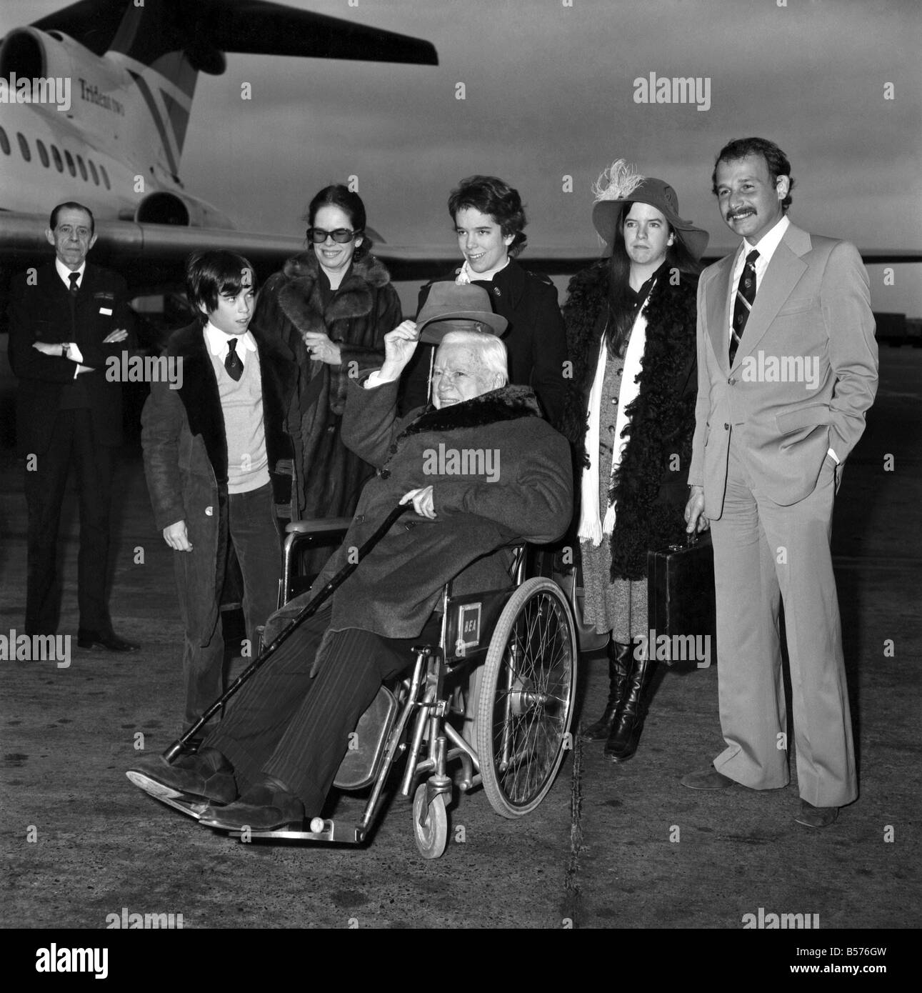 Charles chaplin 1975 hi-res stock photography and images - Alamy