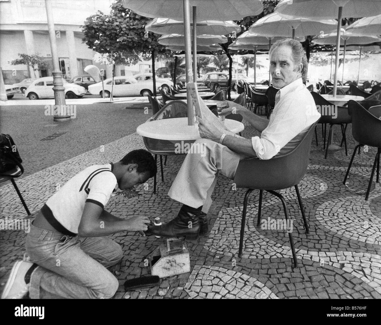 Ronald Biggs one of the Great Train Robbers relaxes in the shade - and ...