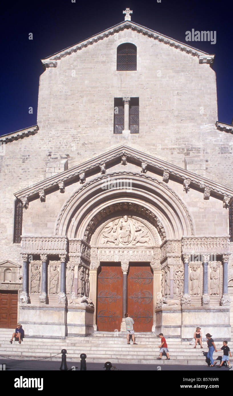 Church arles france in hi-res stock photography and images - Alamy