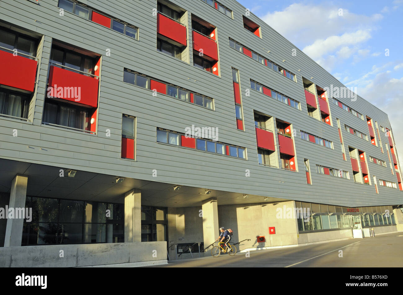 Social housing london hi-res stock photography and images - Alamy