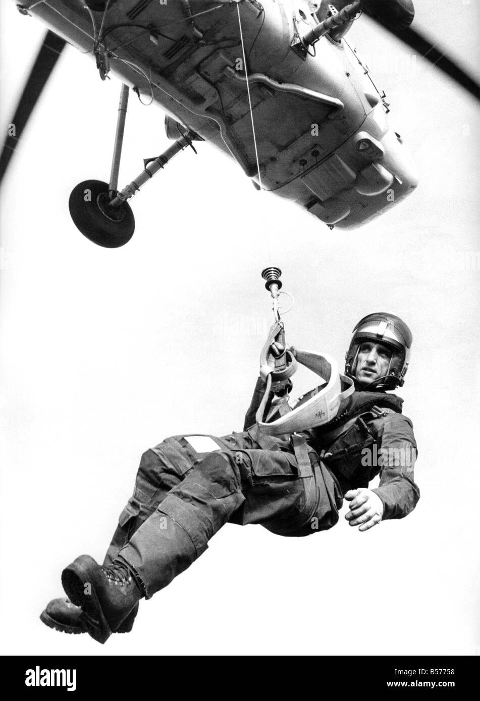 Hero helicopter winchman Bob Denes awarded the RAFs top peacetime ...
