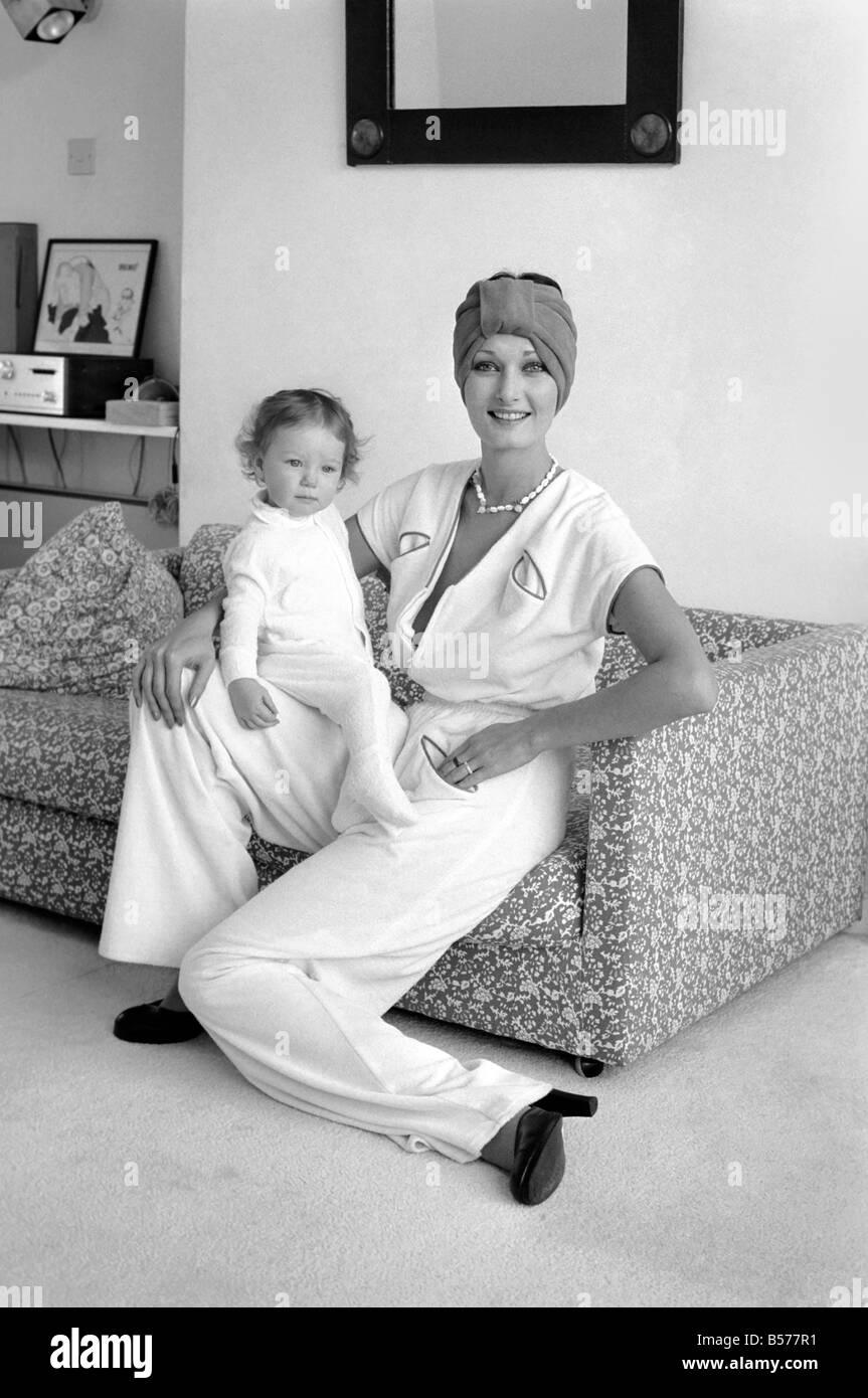 Fashion: Model Kate Howard and daughter Lucy. February 1975 75-00972 ...