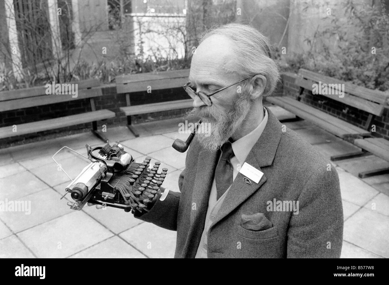 1970s man beard hi-res stock photography and images - Alamy