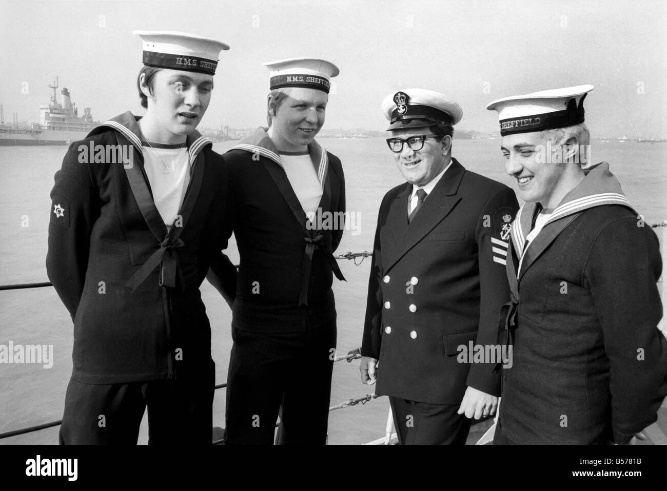 Sheffield class destroyer Black and White Stock Photos & Images - Alamy