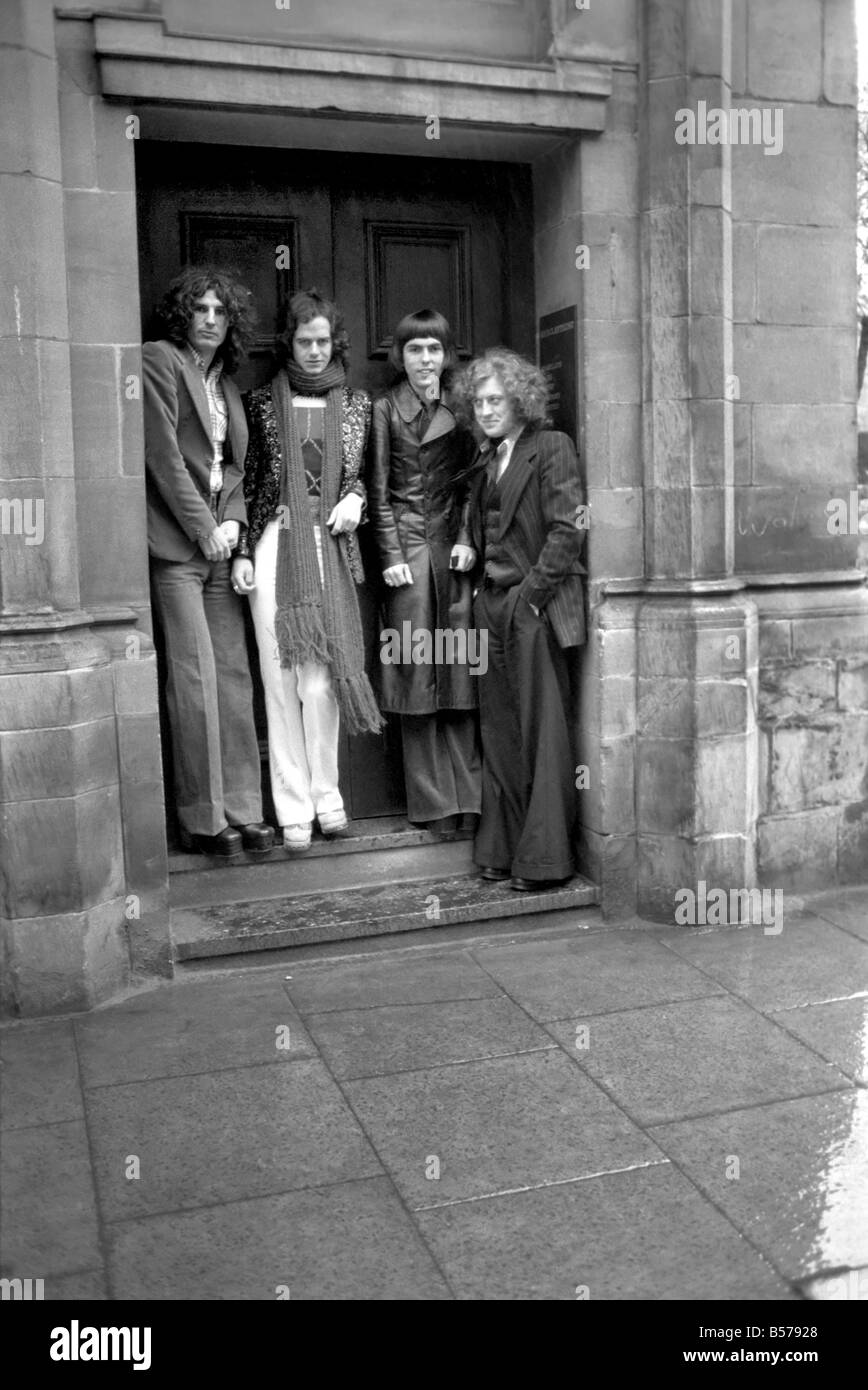 Slade pop group january 1975 hi-res stock photography and images - Alamy