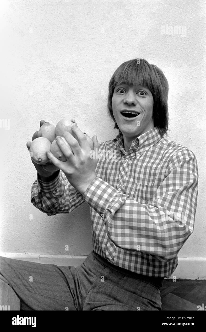 Champion Lemon Eater. Student Paul Natschowny of Hatfield Polytechnic ...