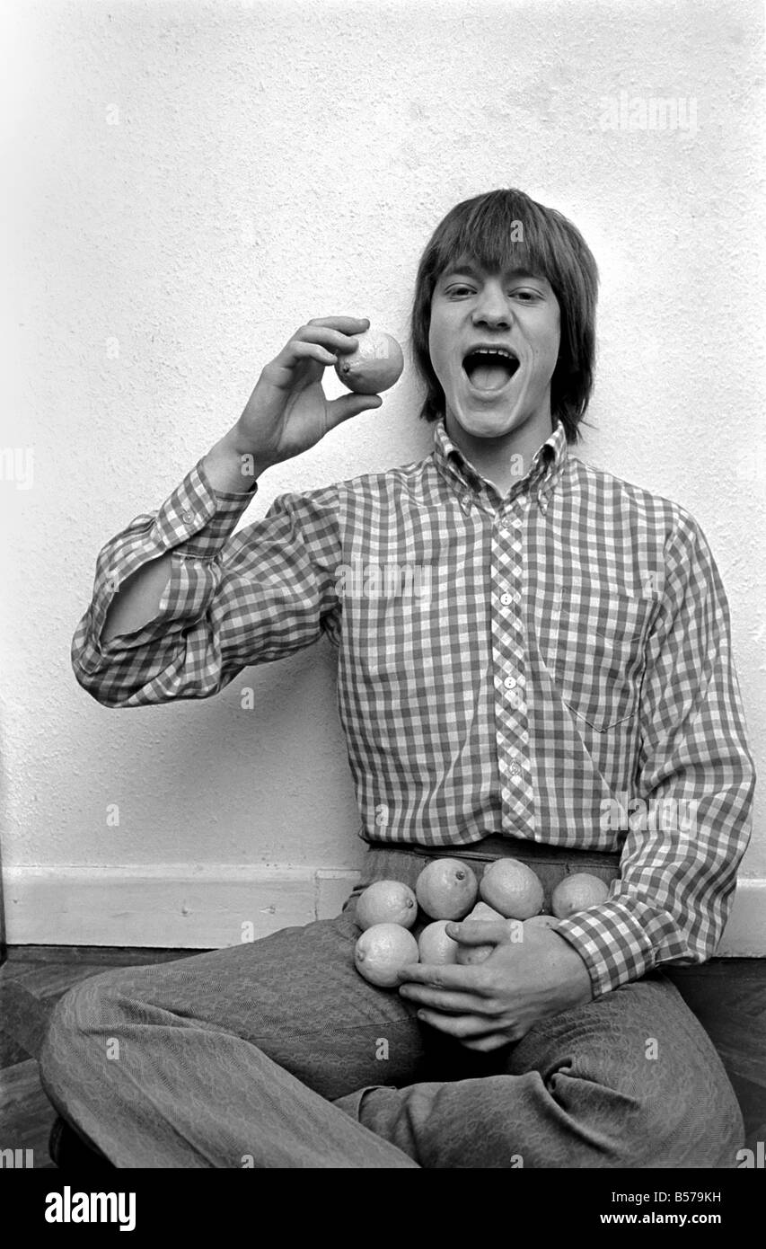 Champion Lemon Eater. Student Paul Natschowny of Hatfield Polytechnic ...