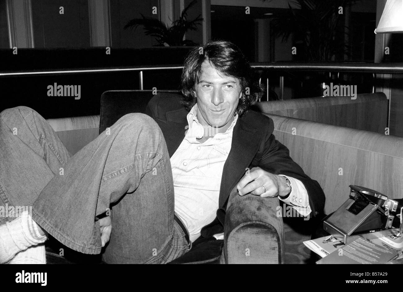 Actor Dustin Hoffman. January 1975 75-00388-003 Stock Photo - Alamy Actor Dustin Hoffman. January 1975 75-00388-003 Stock Photo - Alamy