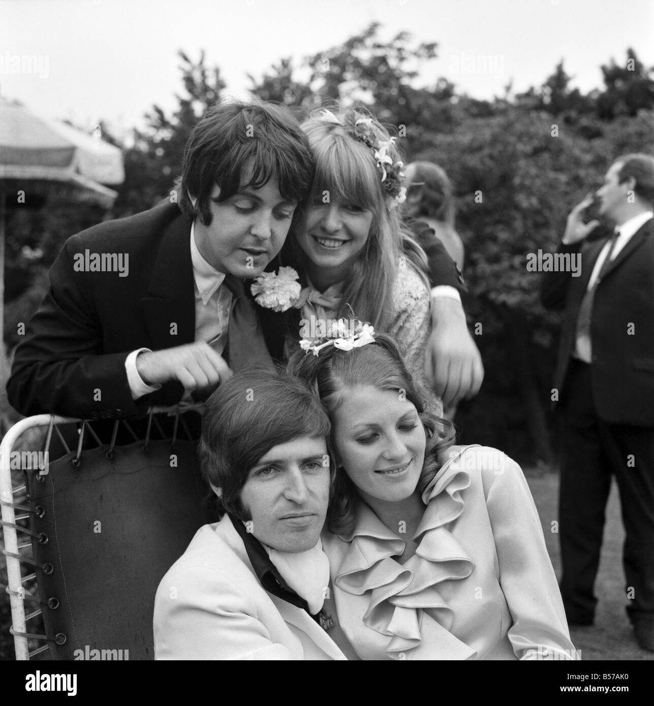 Mike mccartney and paul Black and White Stock Photos & Images - Alamy