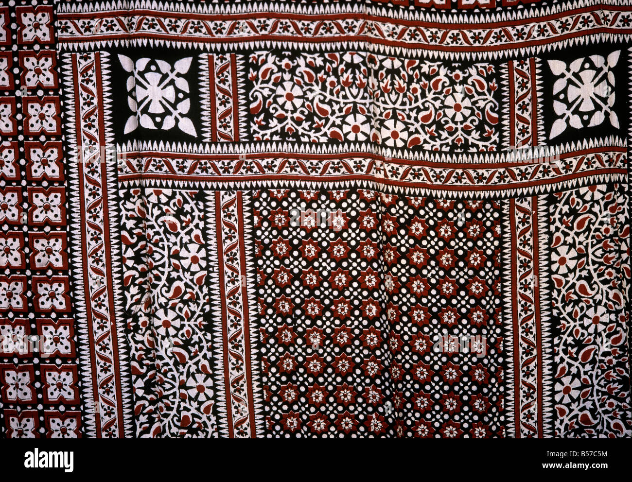 Hand printed fabric hi-res stock photography and images - Alamy