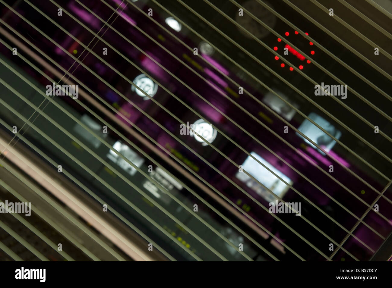 Countdown channel 4 clock hi-res stock photography and images - Alamy