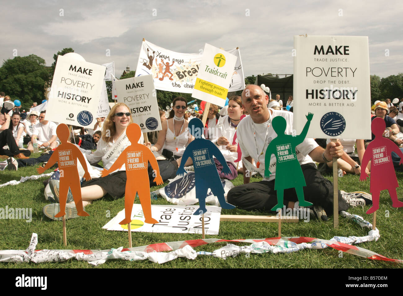 Make poverty history edinburgh hi-res stock photography and images - Alamy