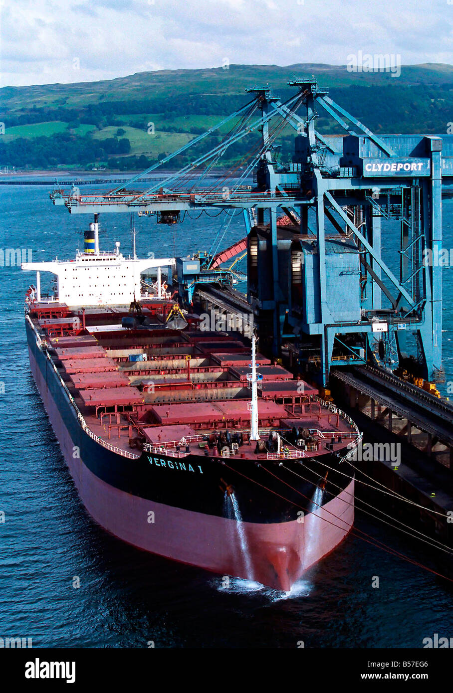 Liberian registered Vergina offloads coal at Clydeport/Peel Ports ...