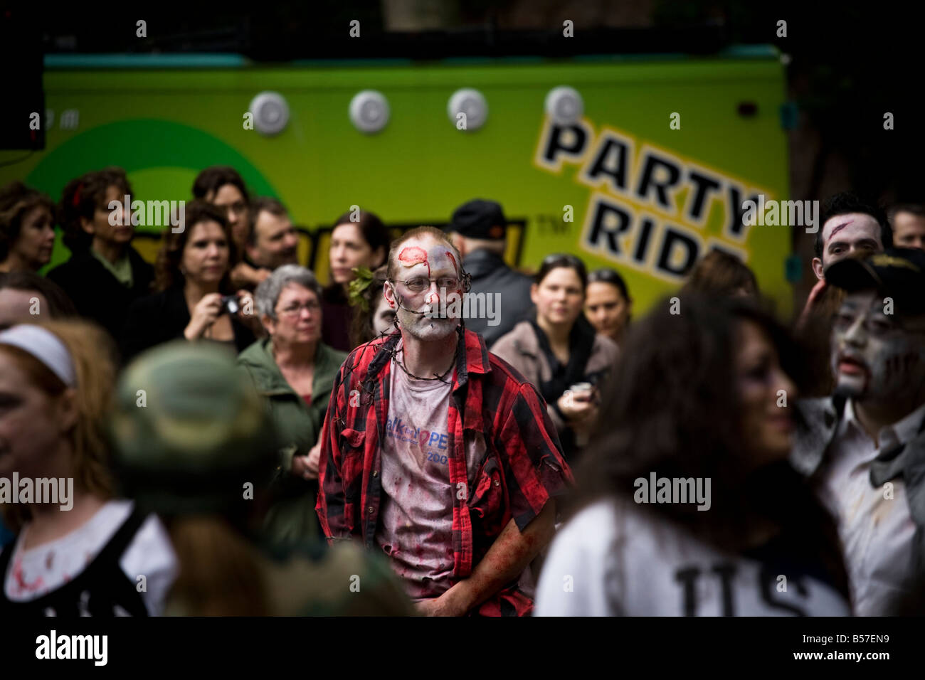 Michael jackson thriller zombie hi-res stock photography and images - Alamy