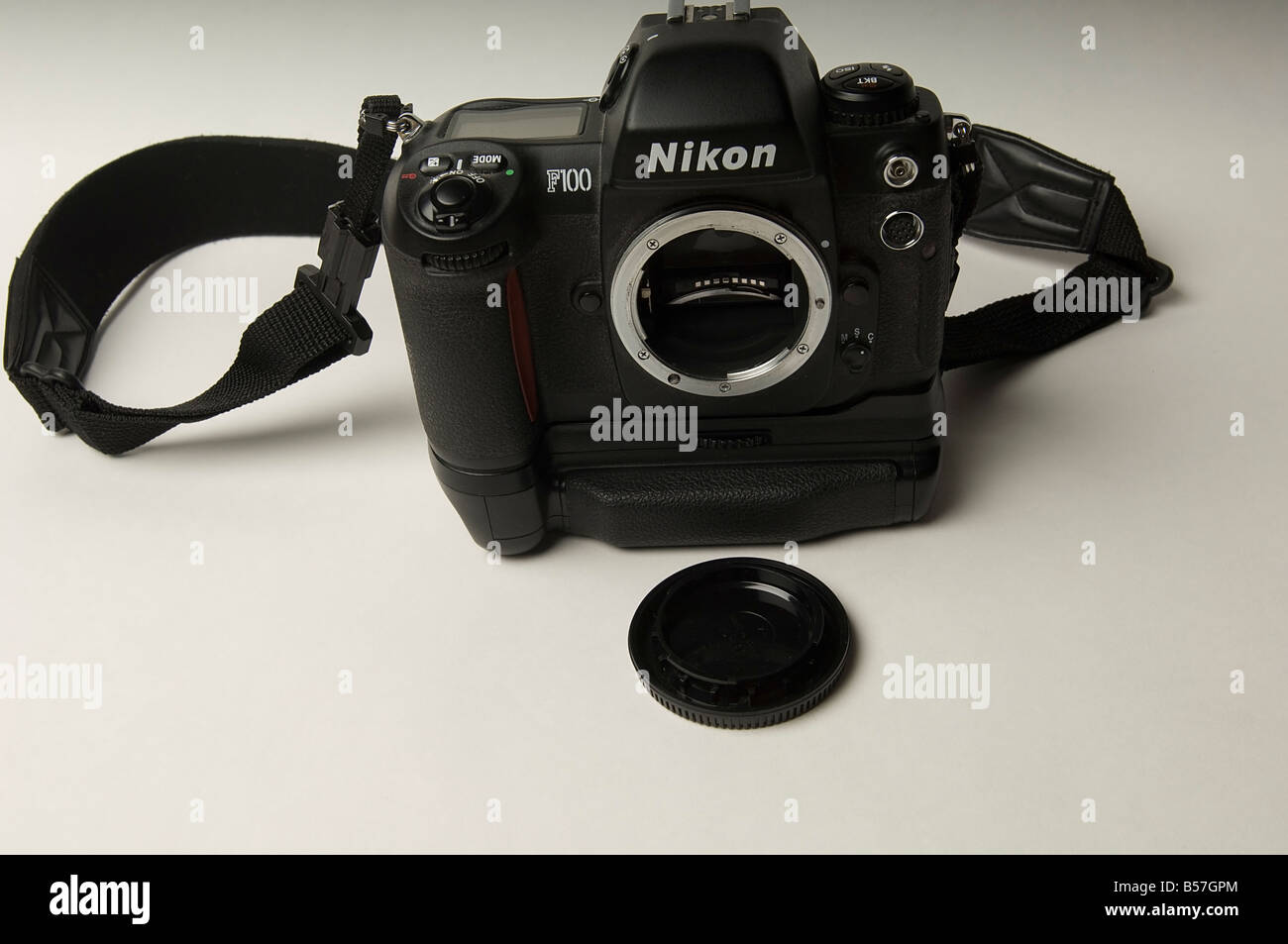 SLR film camera 35mm with the lens and body cap removed Stock Photo - Alamy
