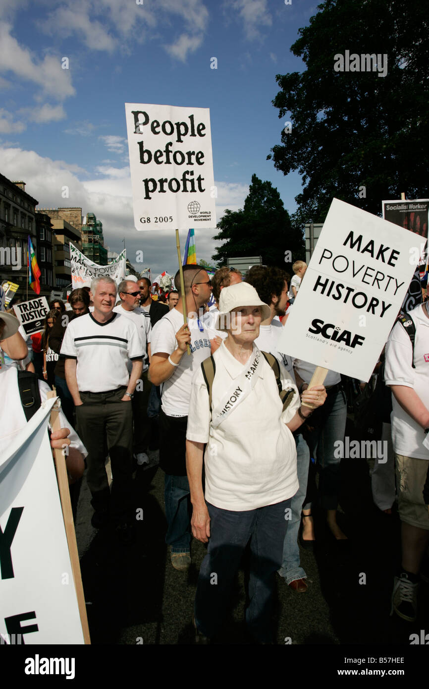 Make poverty history edinburgh hi-res stock photography and images - Alamy