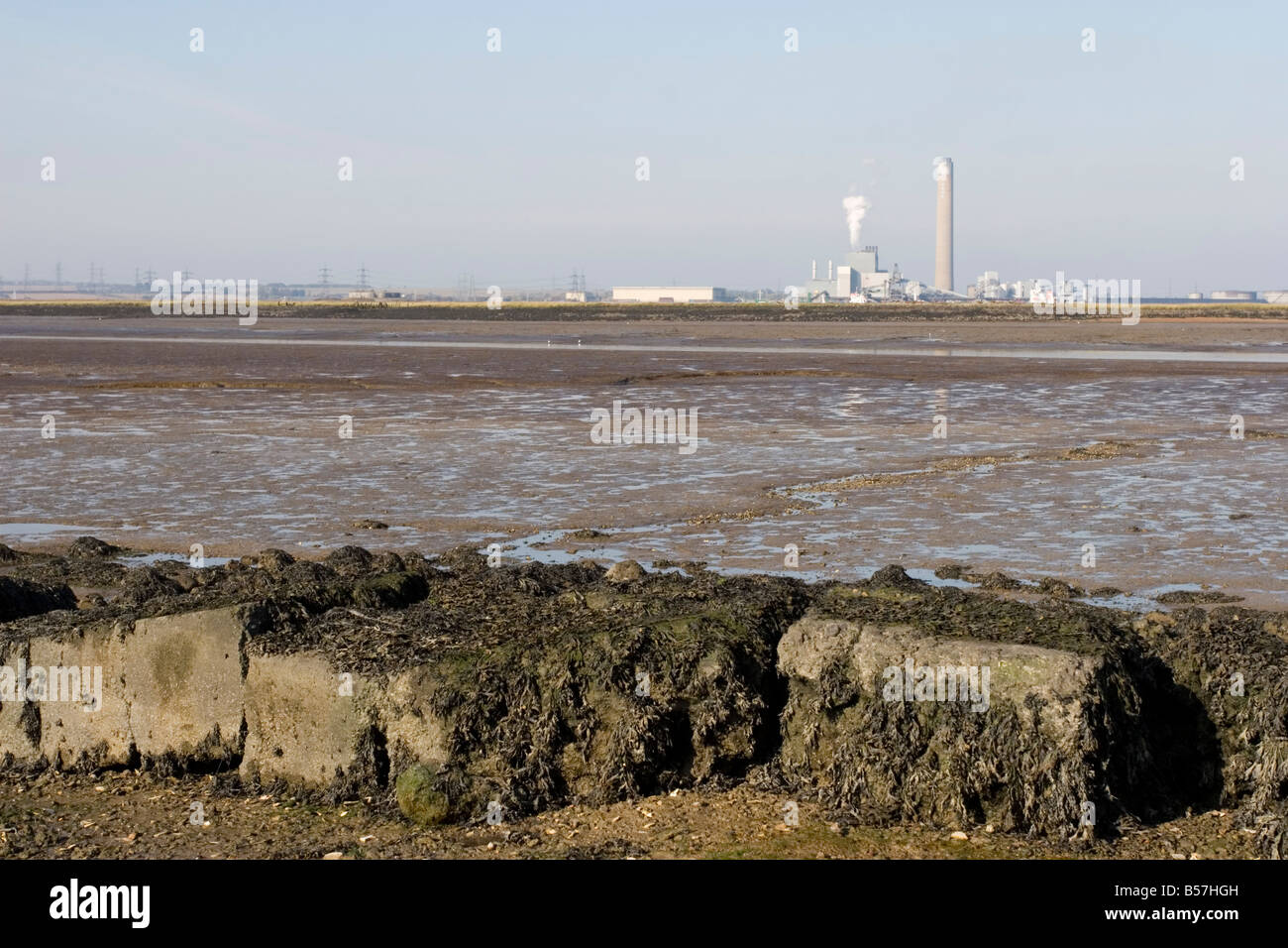 Kingsnorth Power Station on the River Medway Stock Photo - Alamy