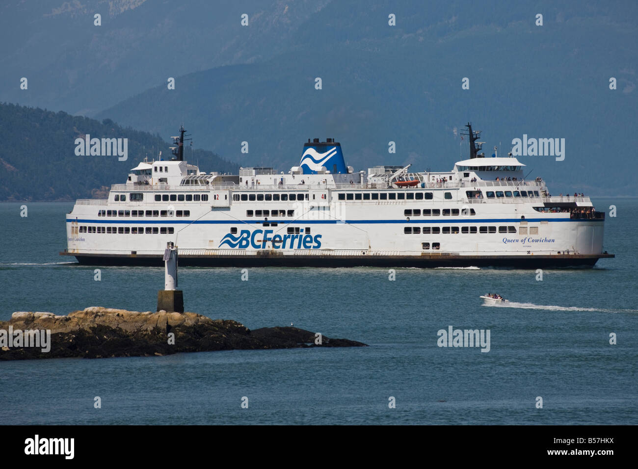 BC Ferries boat Queen of Cowichan coming to Horshoe Bay dock, British ...