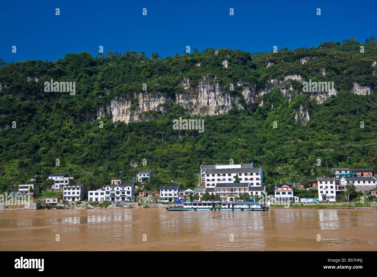 Xiling Gorge Yangzi River between Sandouping and Yichang downstream ...