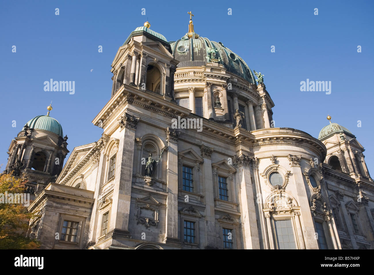 The dom berlin cathedral hi-res stock photography and images - Alamy