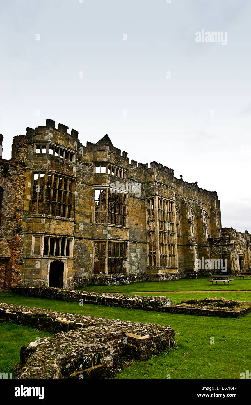 Ruins cowdray house midhurst west hi-res stock photography and images ...