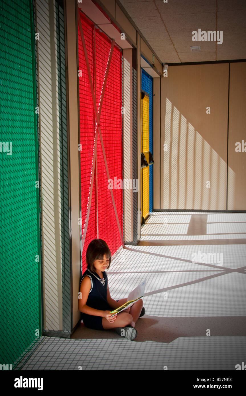 Chill schoolgirl hi-res stock photography and images - Alamy