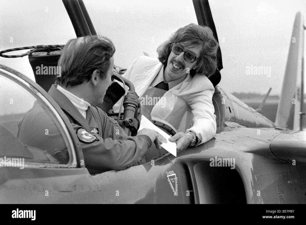 Pop Artist: Bob Rowe with famous R.A.F. team the Red Arrows. January ...