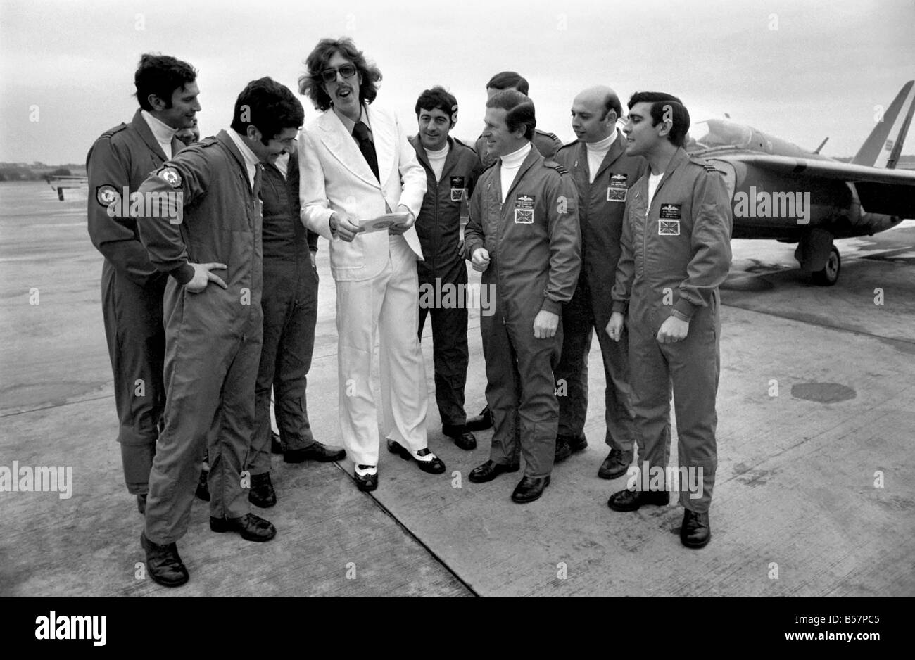 Pop Artist: Bob Rowe with famous R.A.F. team the Red Arrows. January ...