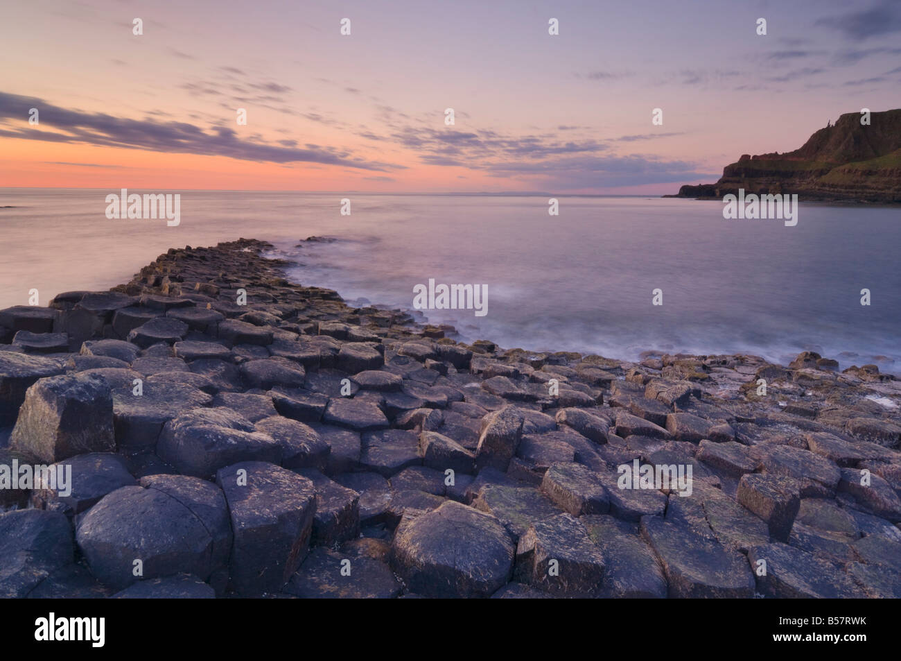 Hexagonal basalt columns of the Giant's Causeway, County Antrim, Ulster ...
